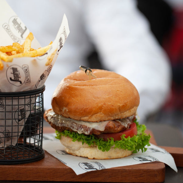 Crispy Chicken Burger – Segafredo Jordan